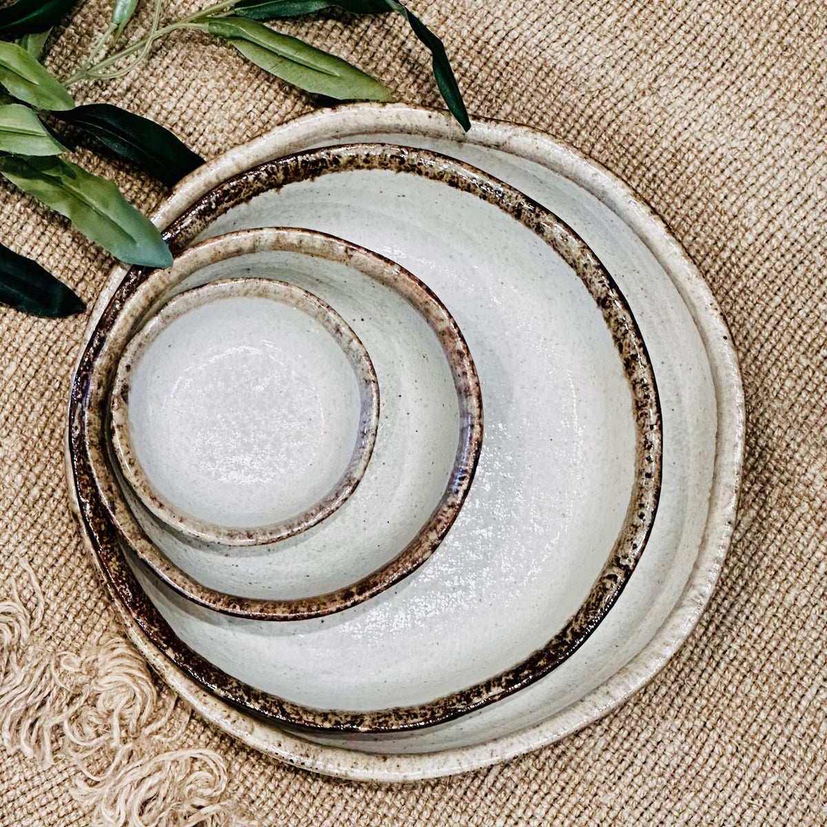 Shirokaratsu Large Dish – Road Less Taken 2076